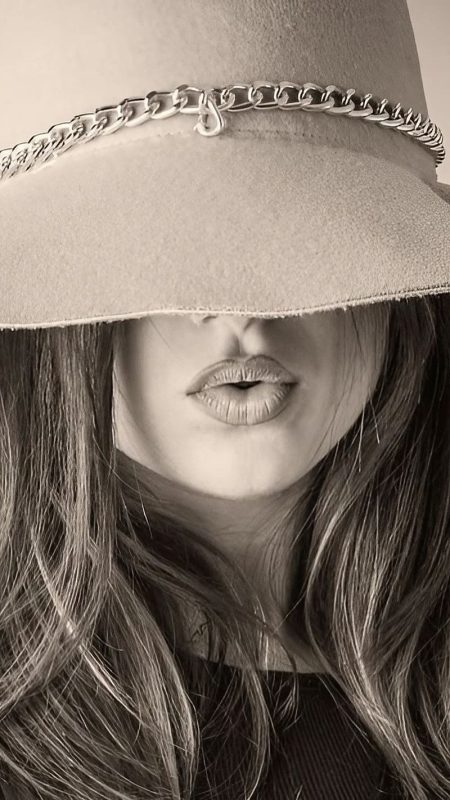 Hidden Face DP for Girls – Unique & Beautiful Picks - iEnglish Status