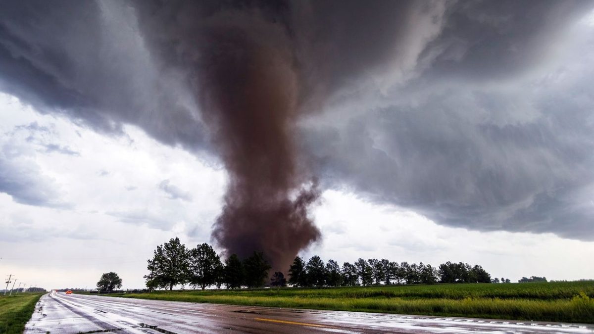 How Fast Does a Tornado Travel? Surprising Speeds Revealed - iEnglish ...